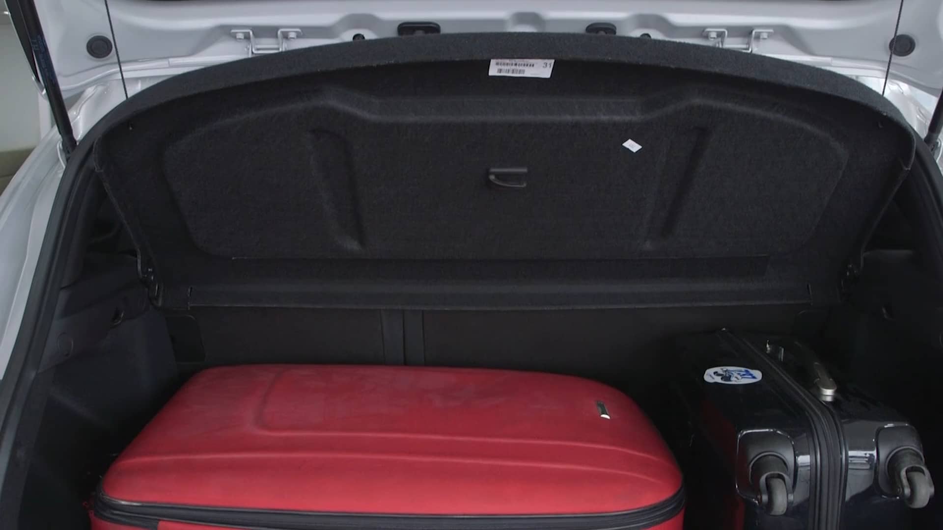 What is the boot space capacity in a Hyundai i30. on Vimeo