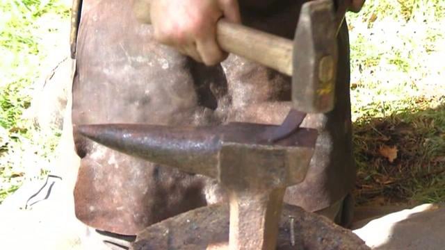 Dave Budd Forging a Knife Using Primitive Methods on Vimeo