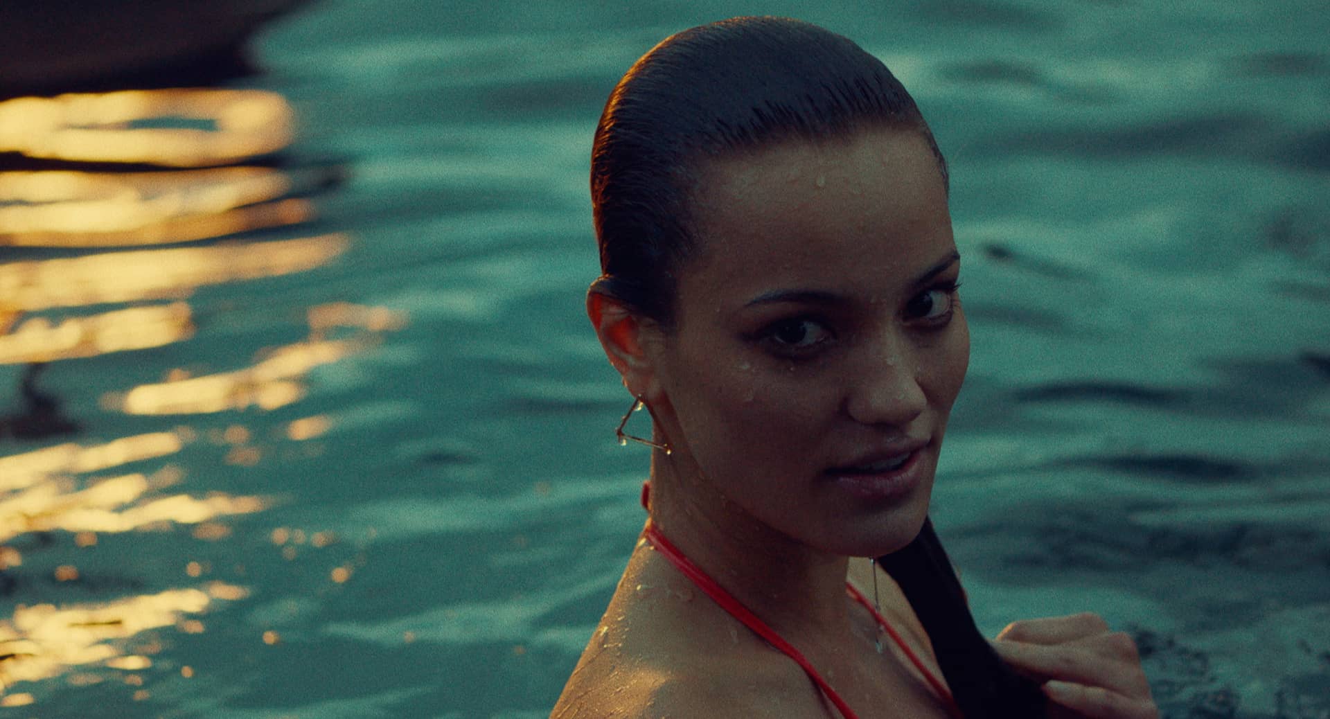 R Magazine s'16 (dir cut) on Vimeo