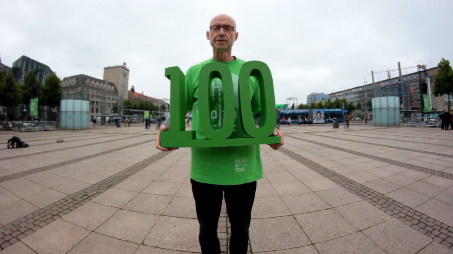 Der 100. Mensch erreicht Leipzig on Vimeo