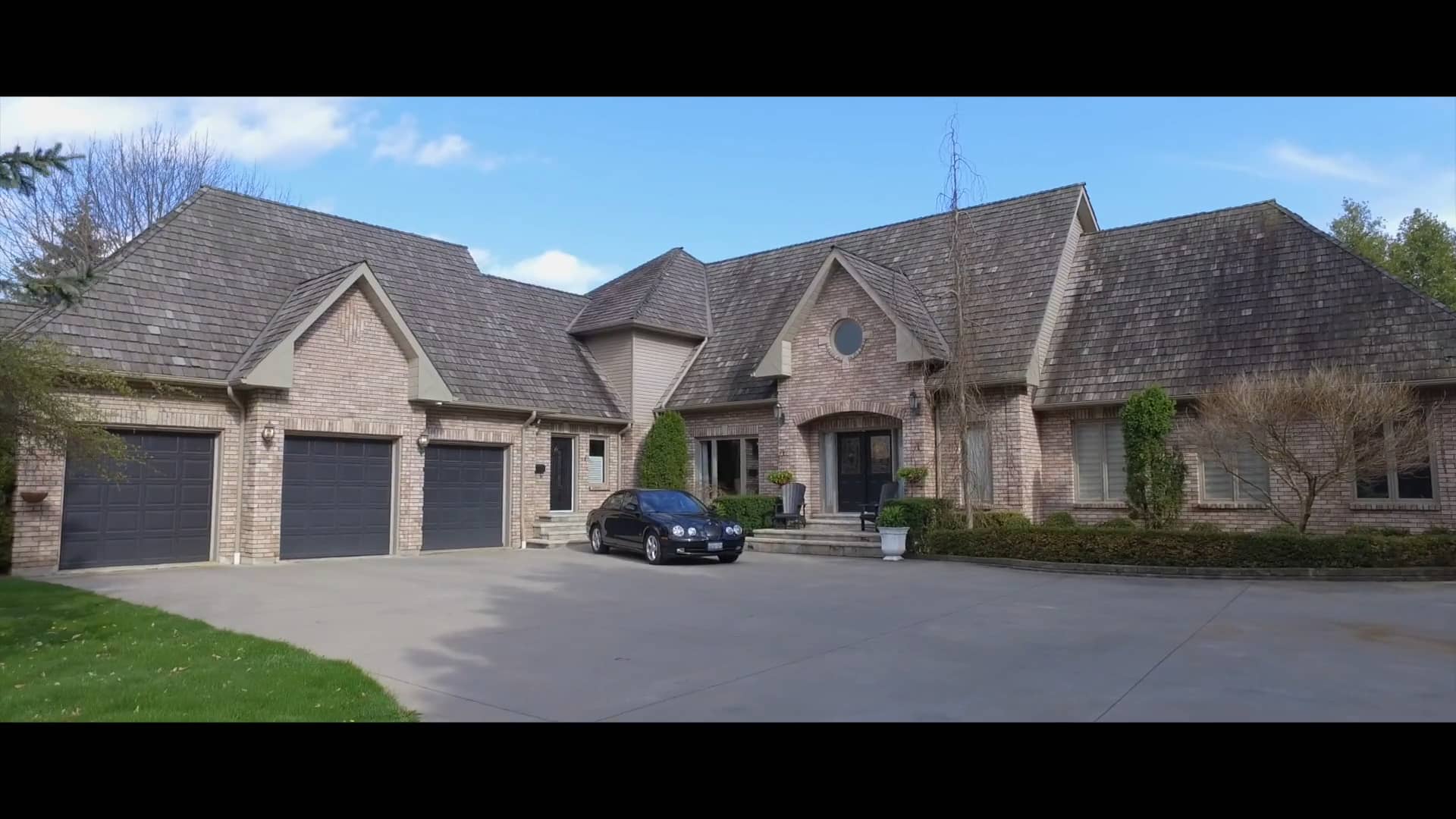 3 Buggey Lane, Deer Creek Estates, Ajax on Vimeo