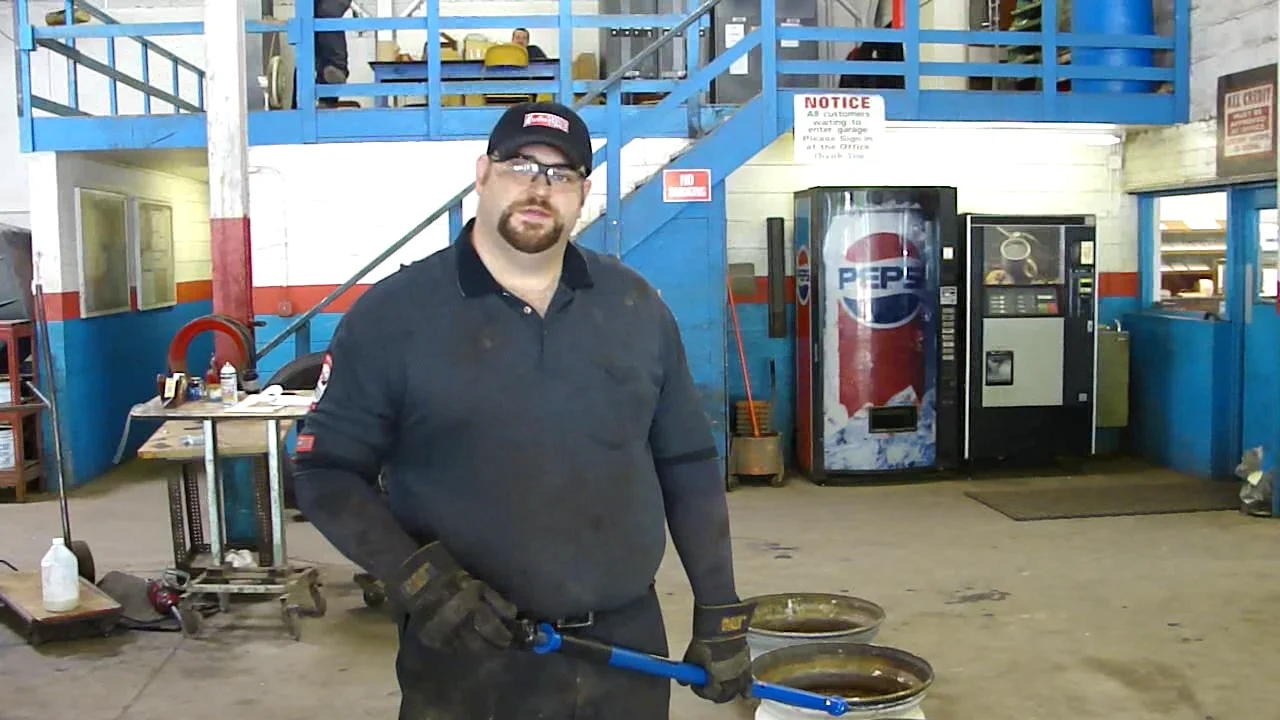 KEN-TOOL'S VALVE BREAKER (35936) - HOW TO USE IT on Vimeo