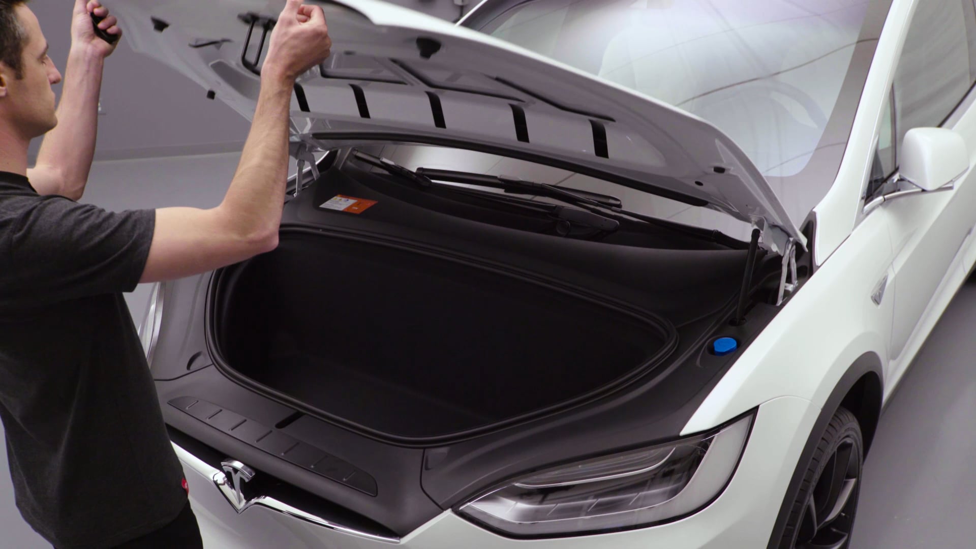 Model X | Frunk and Trunk on Vimeo