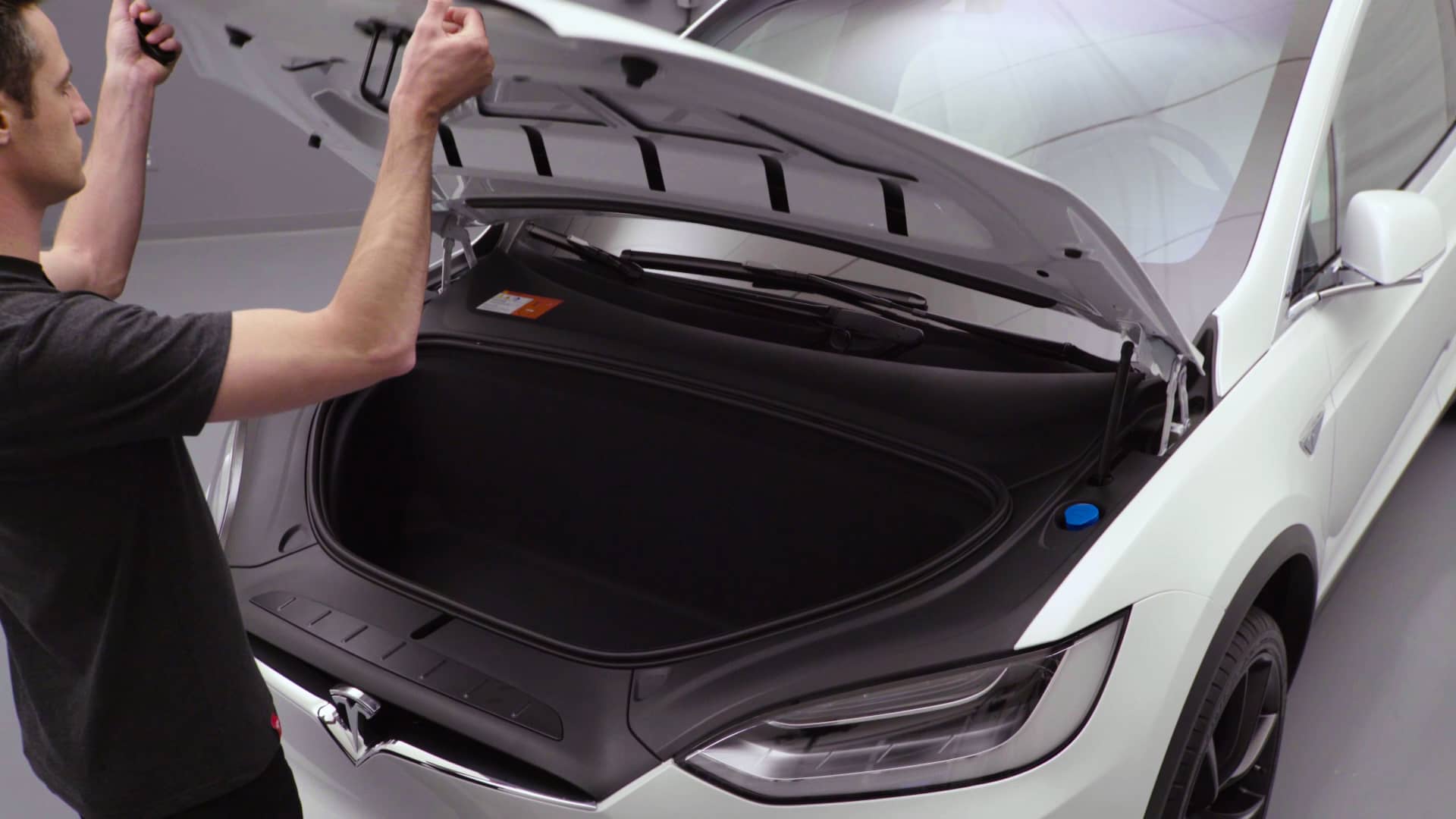 Model X | Frunk and Trunk on Vimeo