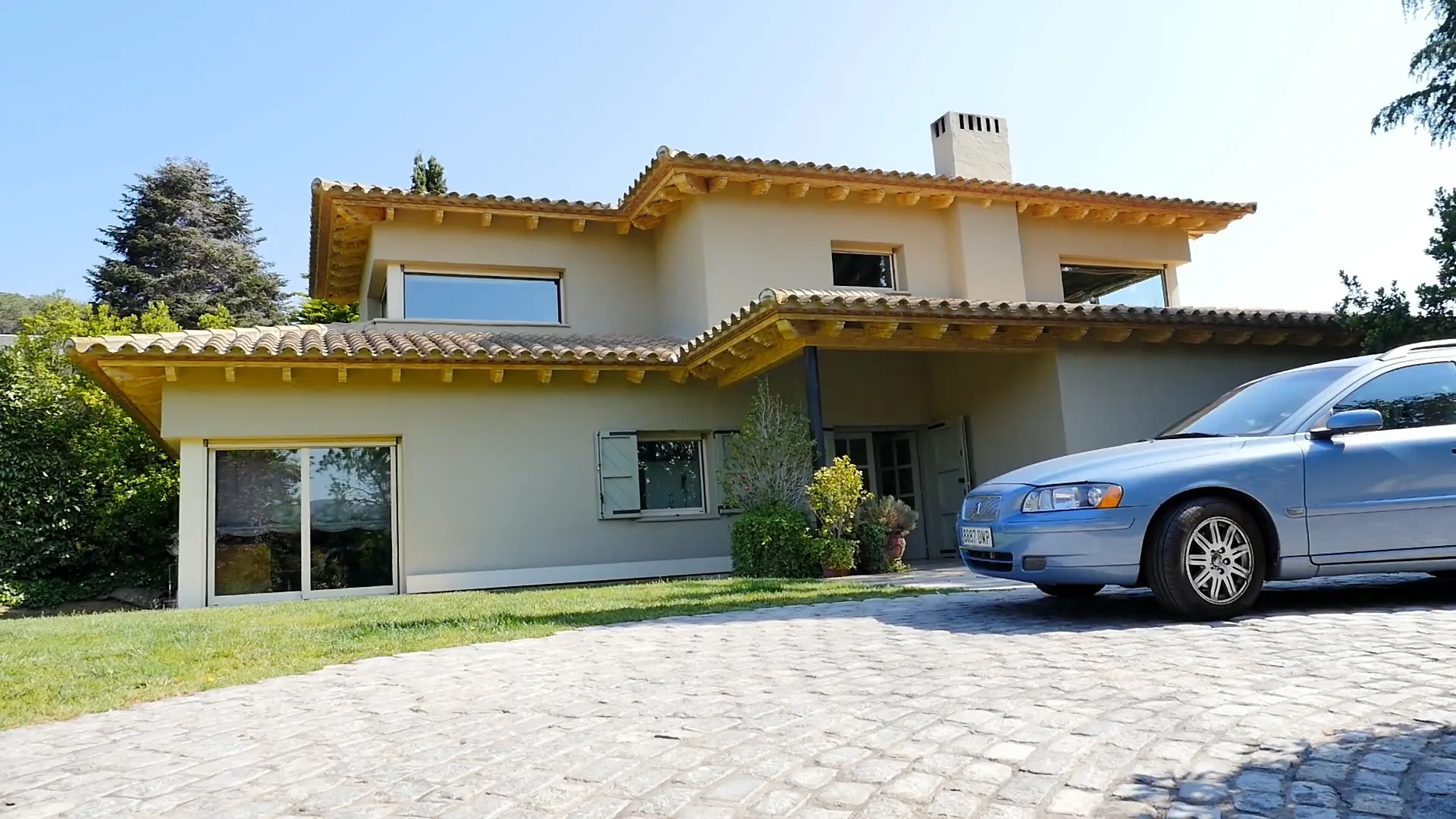 Twin Houses on Vimeo