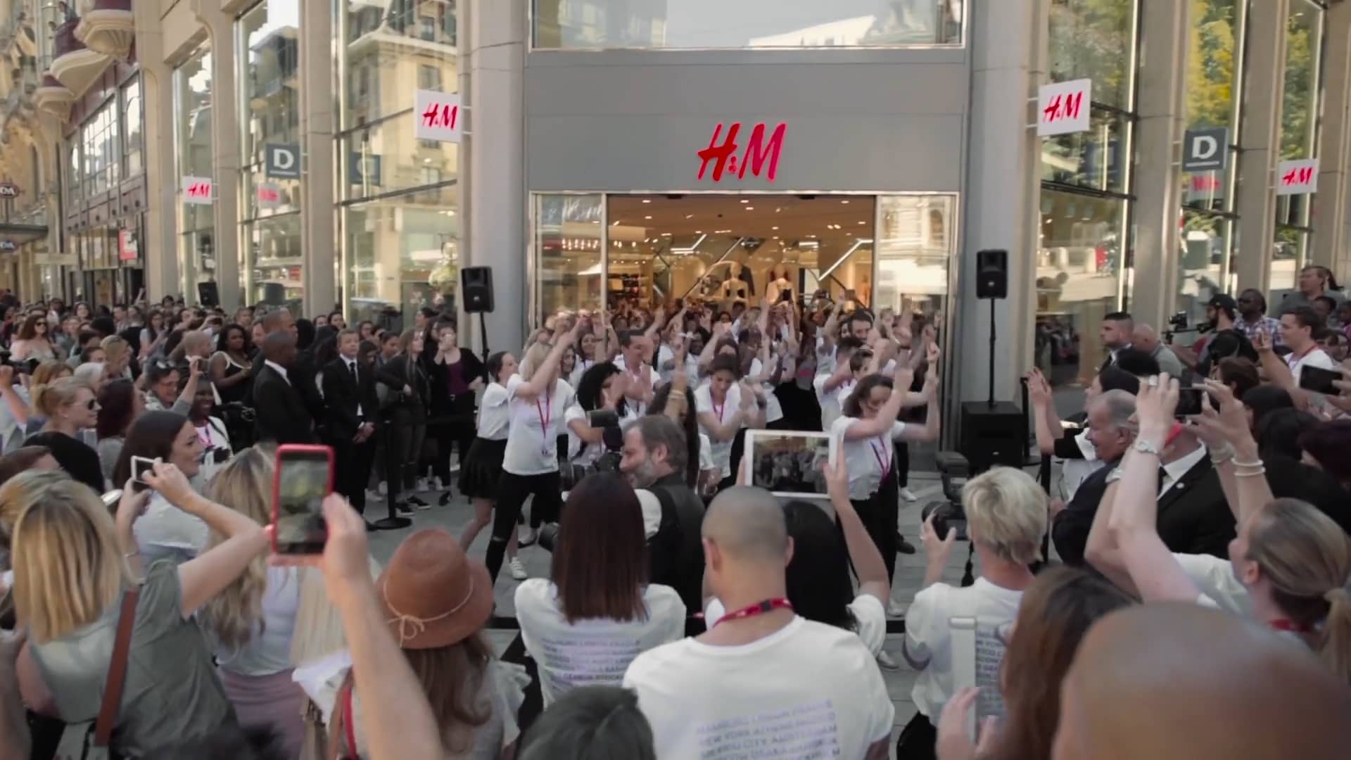 H&M Geneva flagship store opening - 1’40” on Vimeo