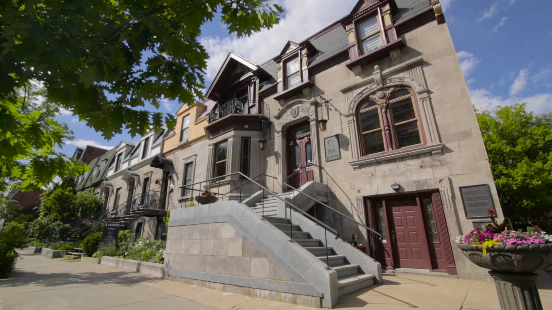 3425 St-Hubert Montréal (Quebec) Canada - FELIX JASMIN - Engel ...