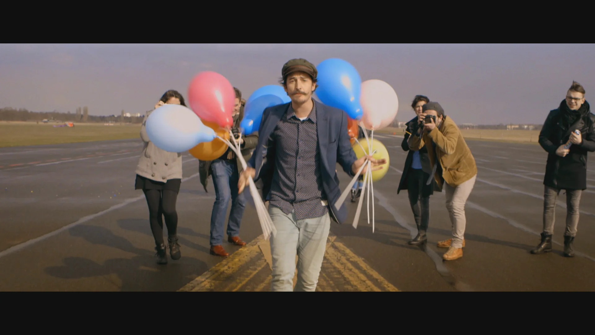 GRAHAM CANDY // Holding up Balloons on Vimeo