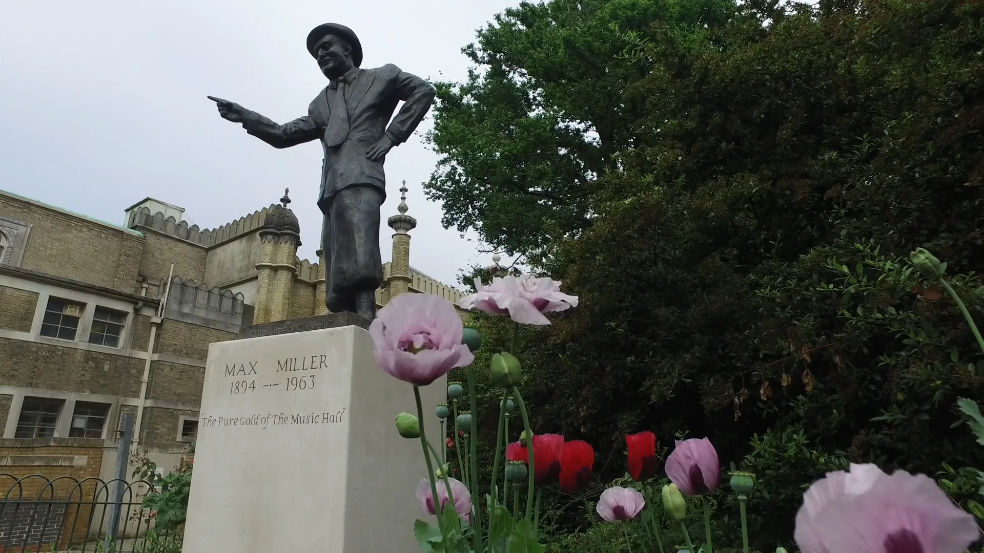 Max Miller Statue, Brighton on Vimeo