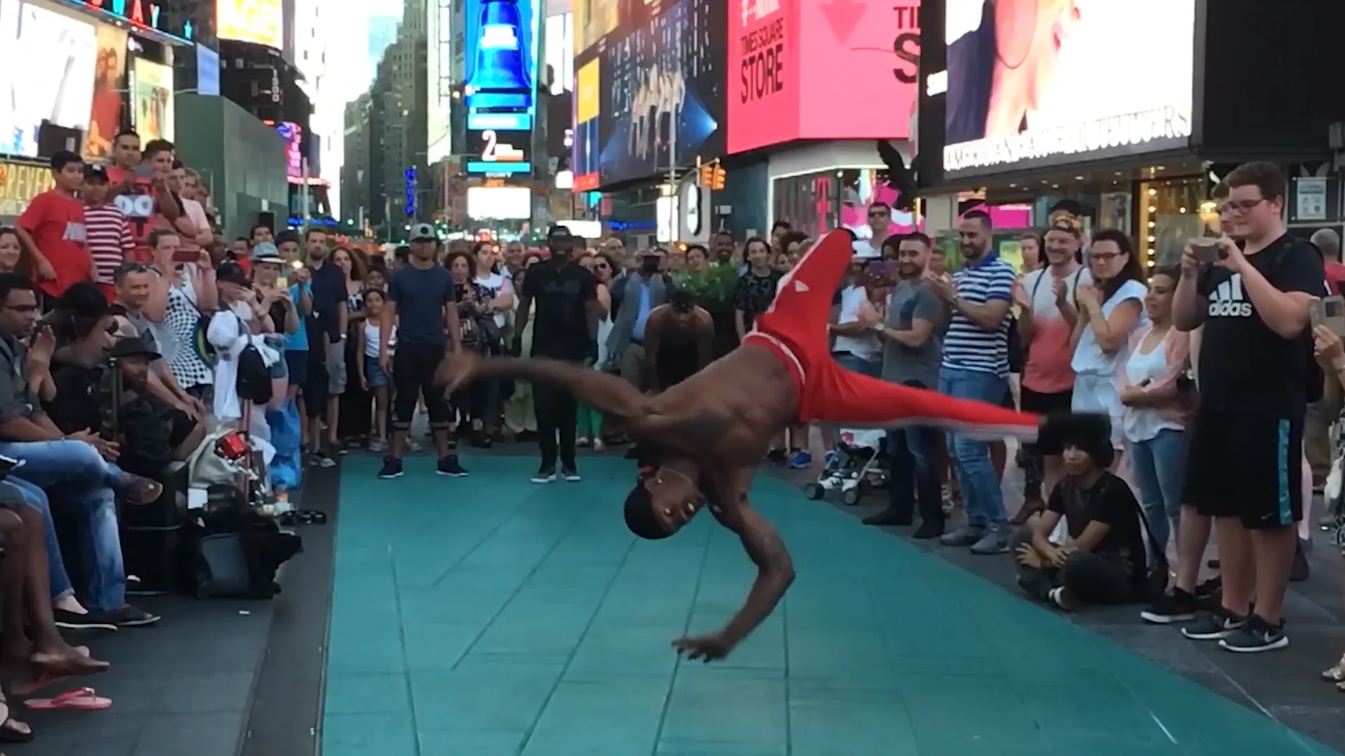 Amazing Breakdancers in Times Square on Vimeo