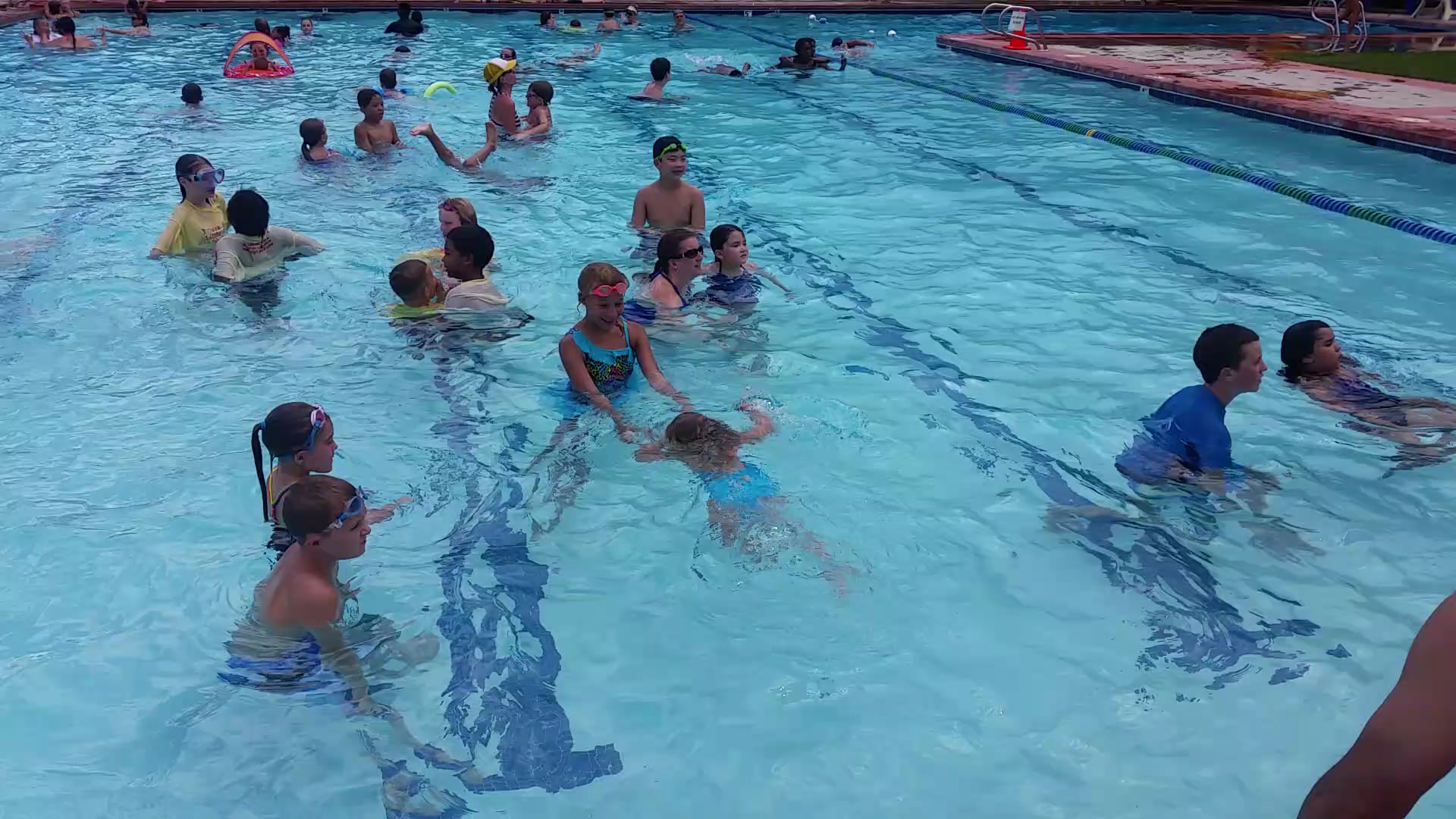 Hadley learning to swim! on Vimeo