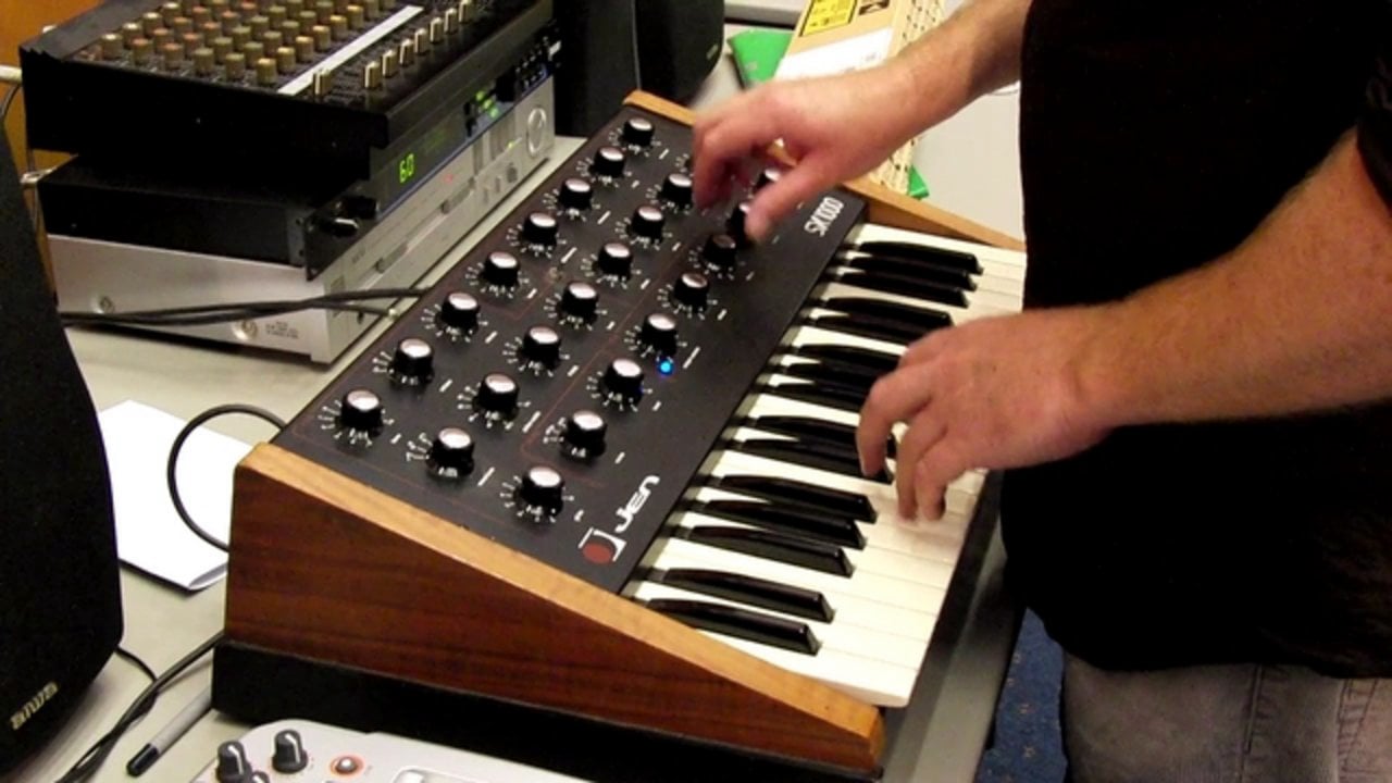 Nick Batt/Sonic State @ Synth-DIY 2008 Cambridge/UK on Vimeo