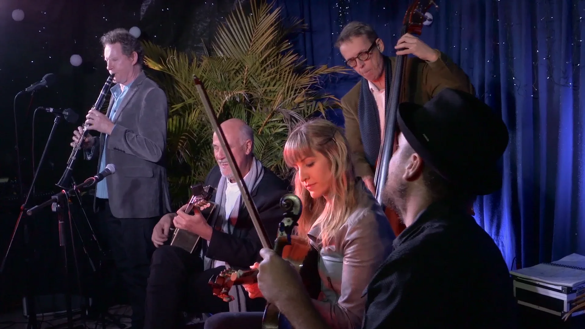 Rooftop Concert #6 - Swing Dynamique with Ewan MacKenzie 2 on Vimeo