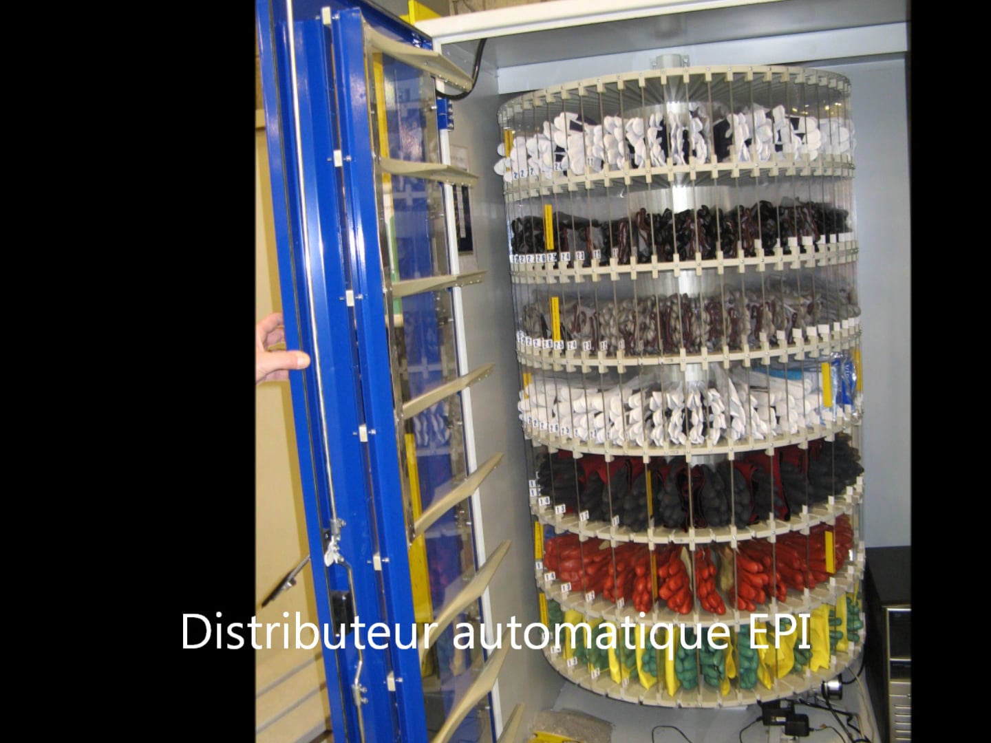 Distributeur automatique EPI & consommables - [ADE Système] on Vimeo