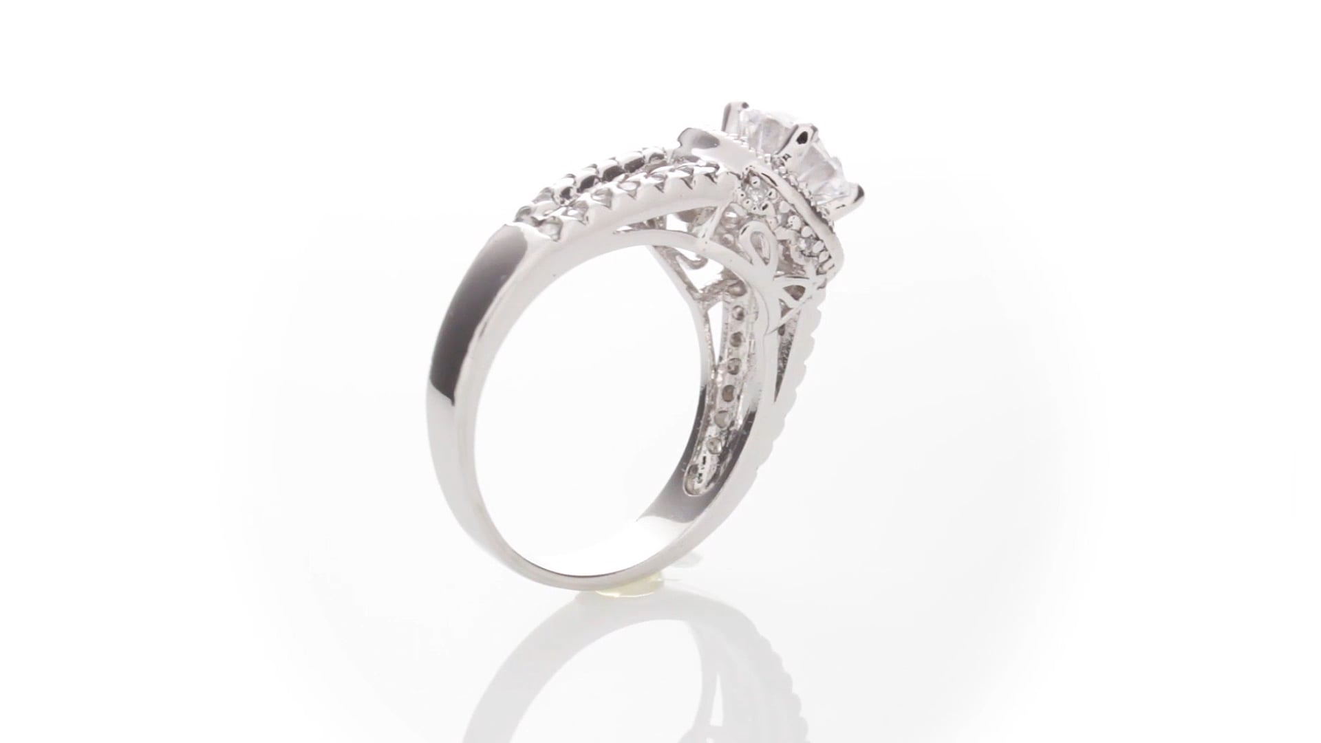 Diamond Engagement Ring 360 Video on Vimeo