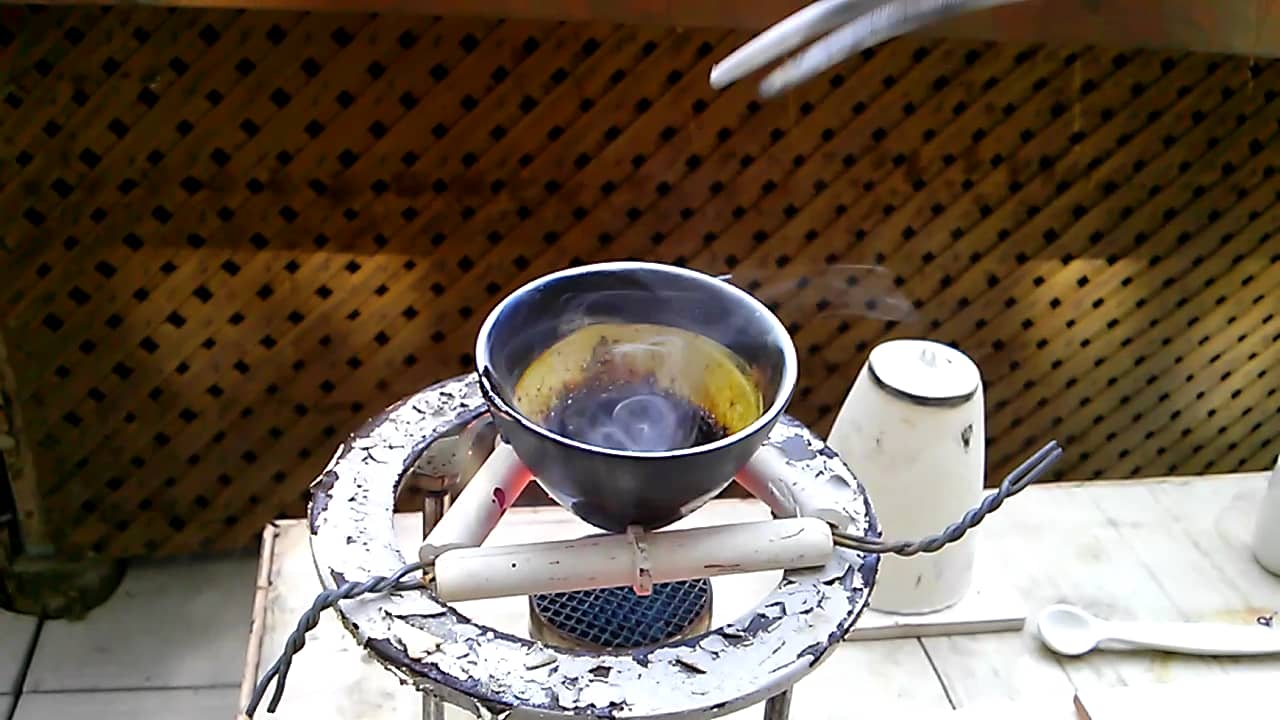 Casting Of Venusian (Copper) Antimony Glass by Steve Kalec on Vimeo