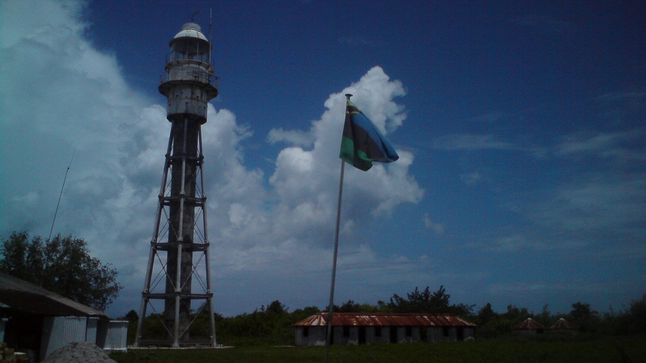 Lighthouse at Ras Kigomasha, 10.04.2010 on Vimeo