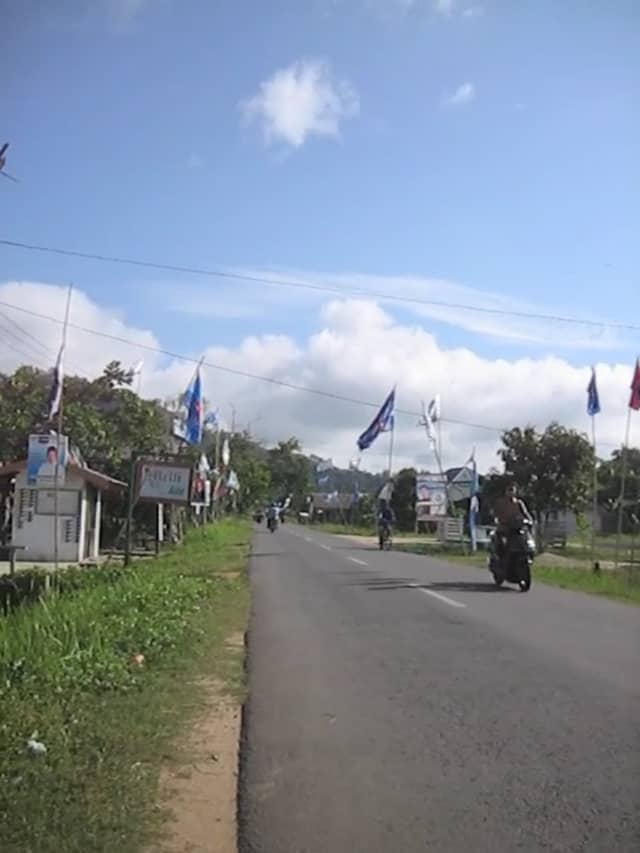 in sukadana, west kalimantan (borneo), indonesia on Vimeo