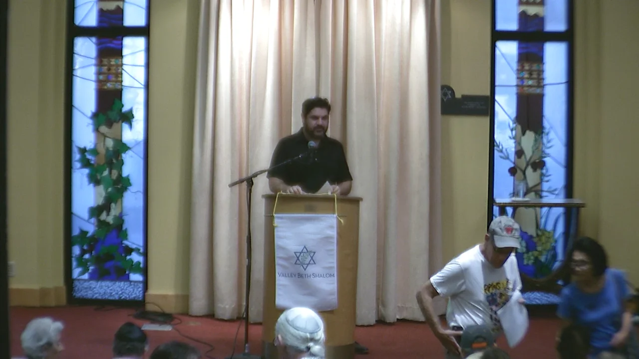 Summer Lecture Series: Rabbi's Bookshelf with Rabbi Noah Farkas on Vimeo
