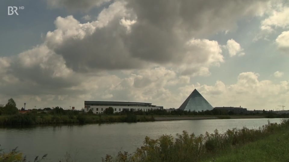 Streit geht weiter - Hotel Pyramide Fürth wurde zwangsgeschlossen on Vimeo