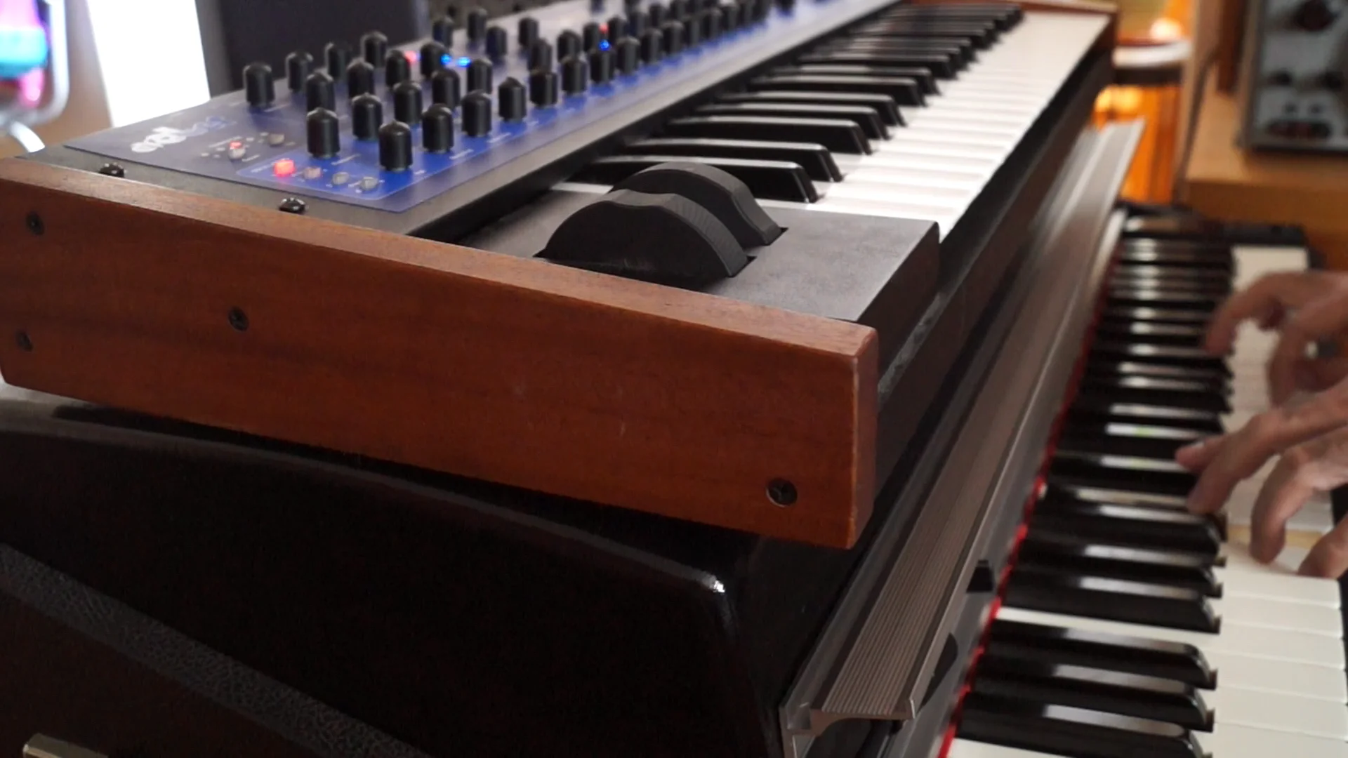 Javier Lara - Rhodes + DSI Evolver on Vimeo