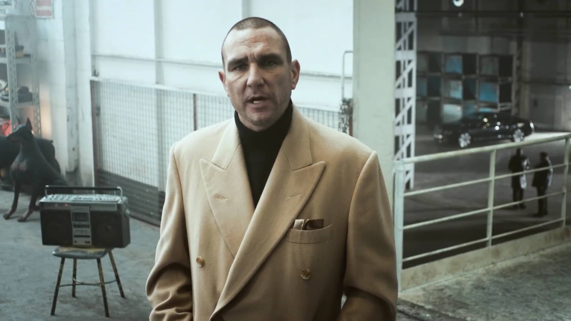 British Heart Foundation - Vinnie Jones' hard and fast Hands-only CPR ...