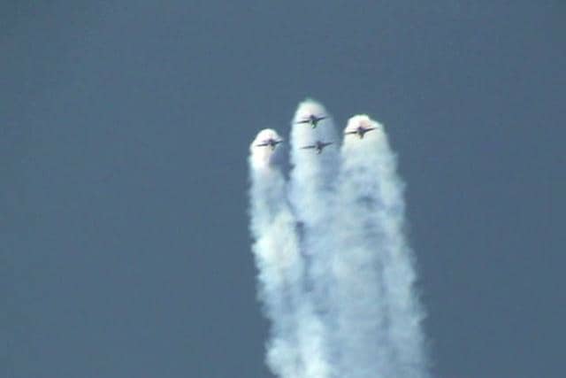 Fighter Jet Stunts - Air Show on Vimeo