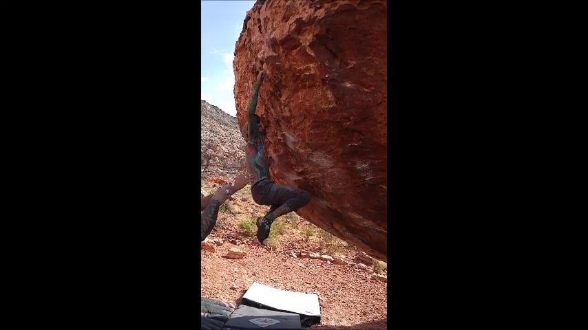 Monkey Bar Traverse V7, Kraft Boulders, Red Rock Canyon, Nevada on Vimeo