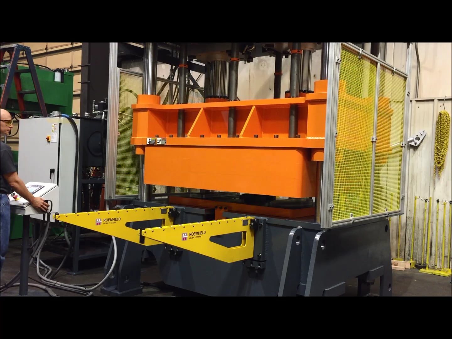 Rubber Pad Forming Press on Vimeo