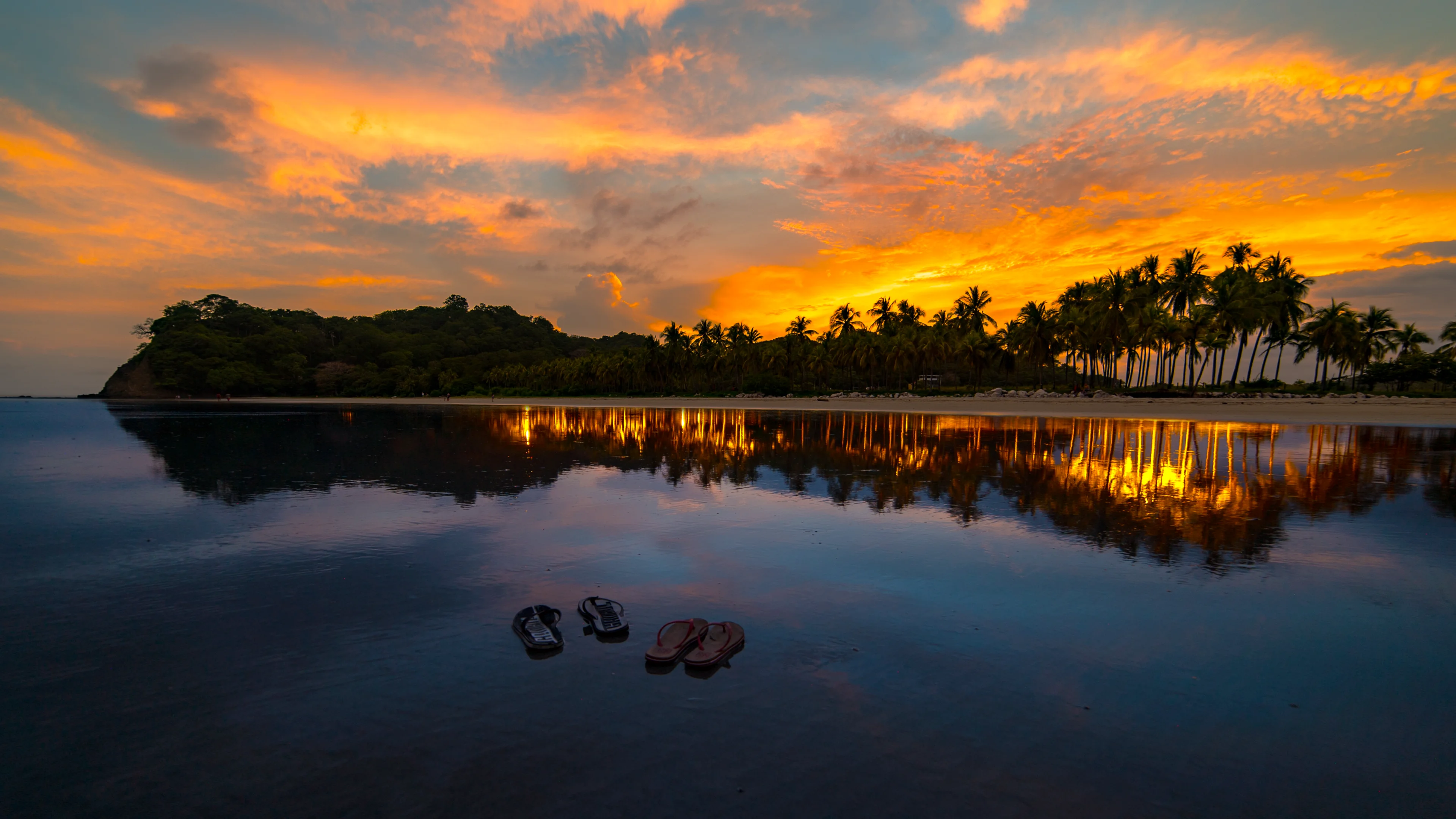 Essential COSTA RICA
