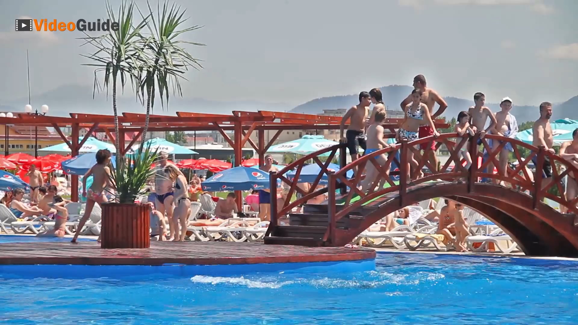 Despre PARADISUL ACVATIC Brasov - VideoGuide