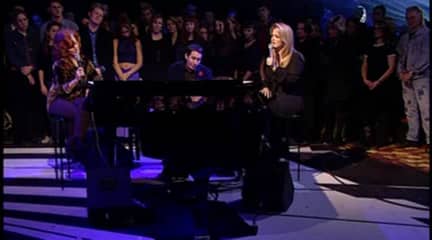 Bonnie Raitt and Trisha Yearwood - Feel Like Going Home on Later with ...