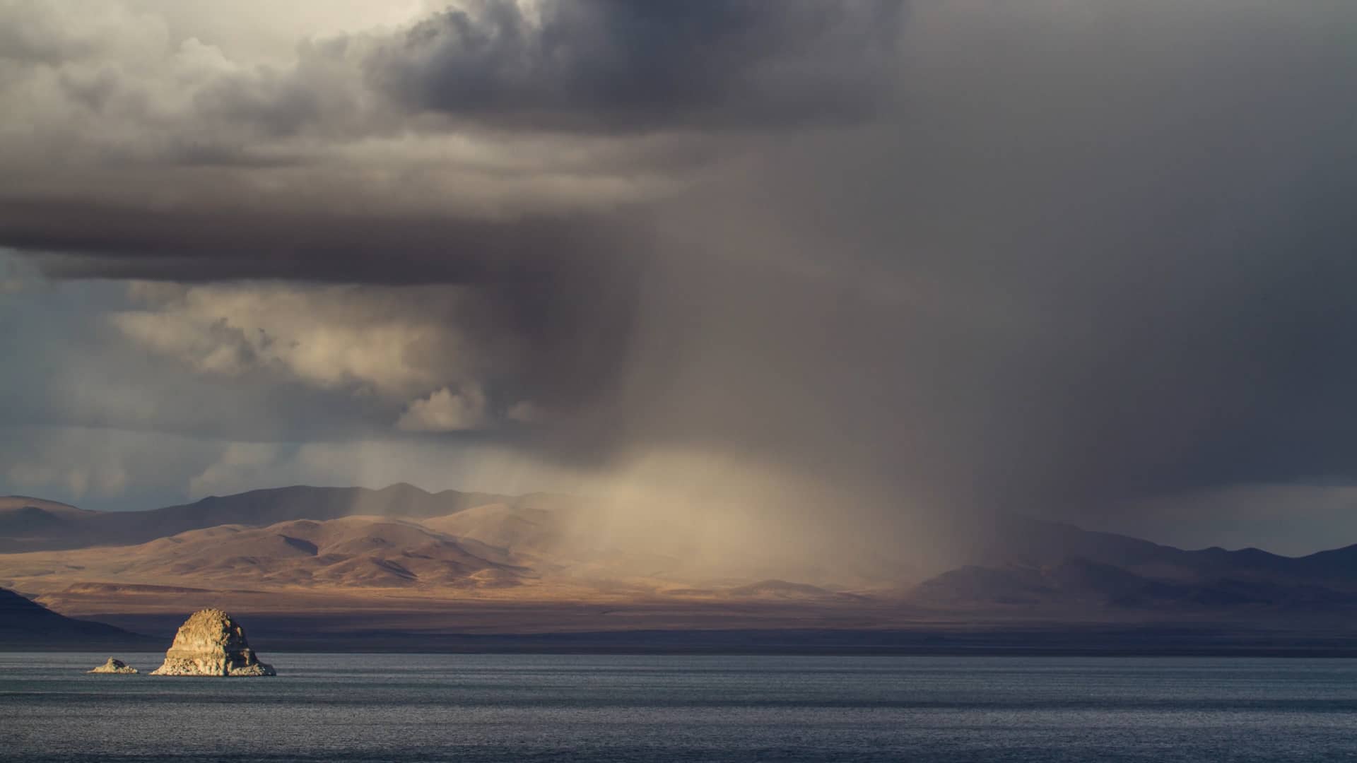 Pyramid Lake, Nevada Timelapse on Vimeo