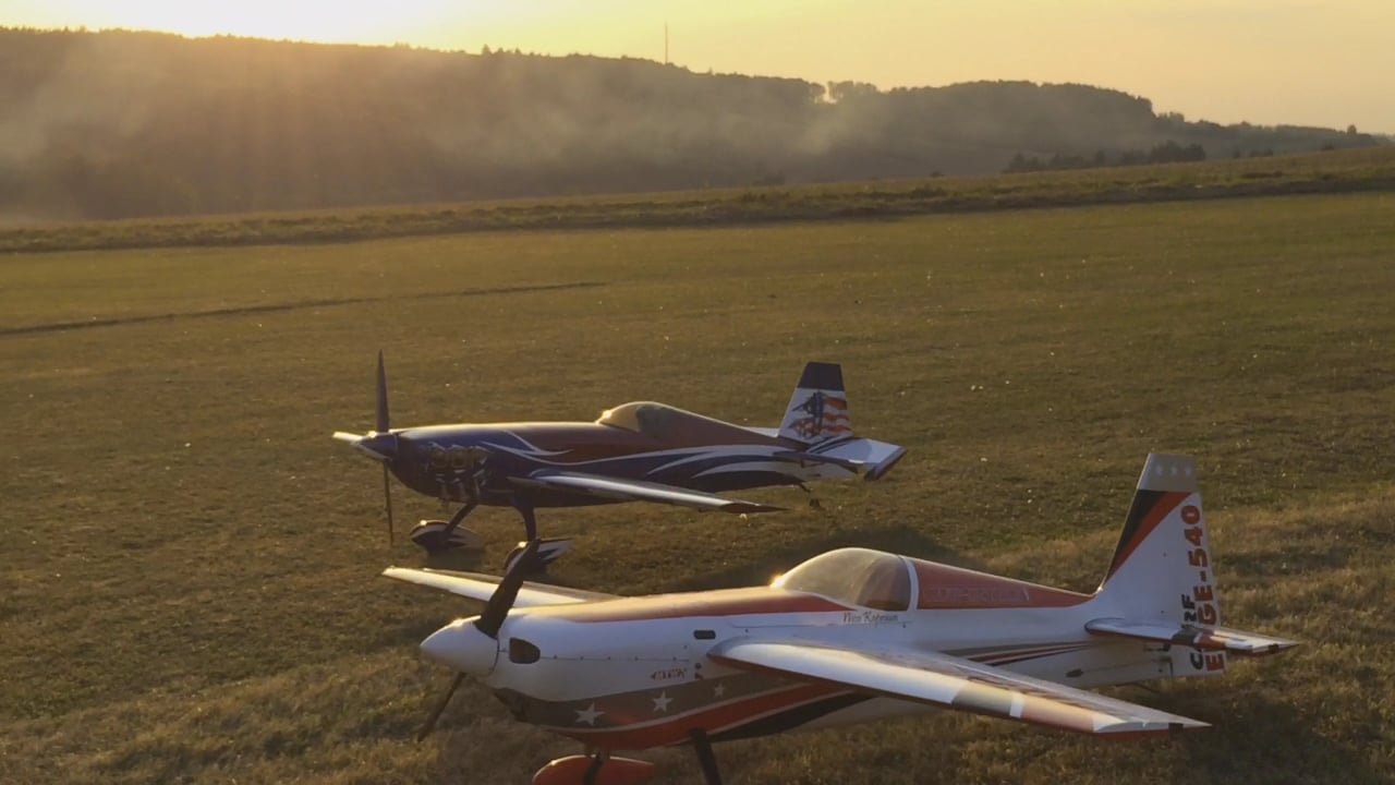 CARF Edge 540 - Modelpower Extra 330Sc synchron on Vimeo