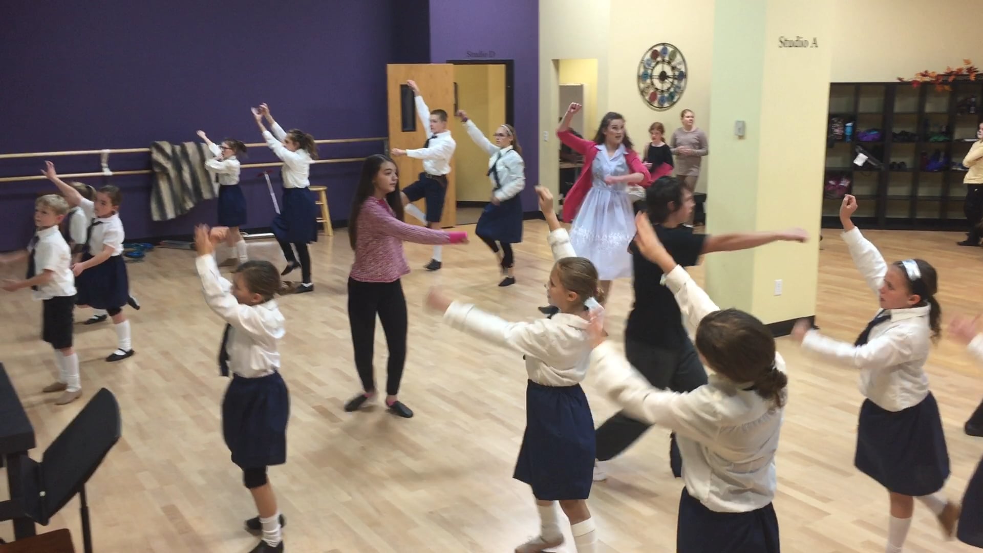 On Stage Dance Class rehearsal at Front Porch Musical Theatre on Vimeo
