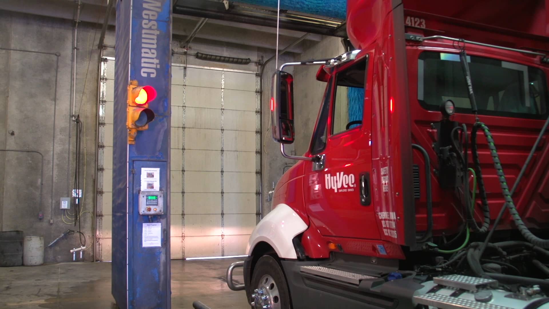 HyVee Truck Wash on Vimeo