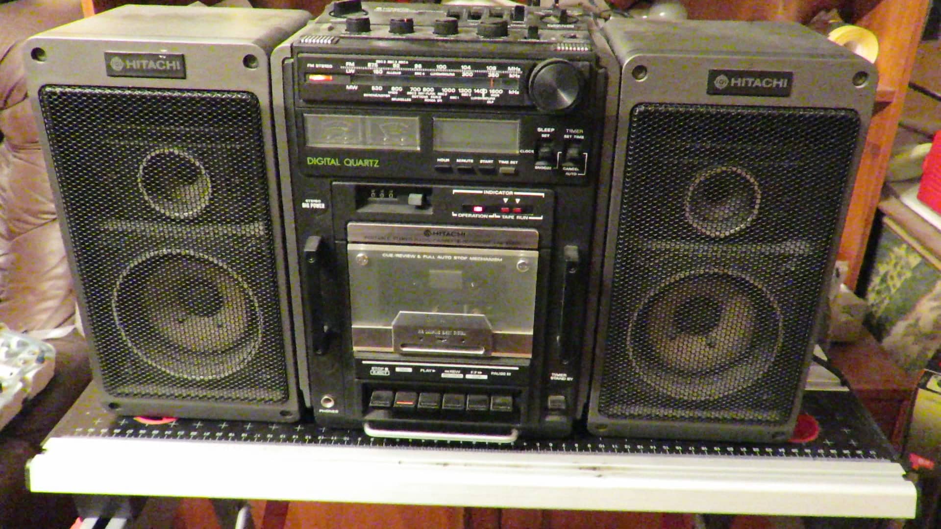 Hitachi TRK-9150E Boombox quick test before service on Vimeo