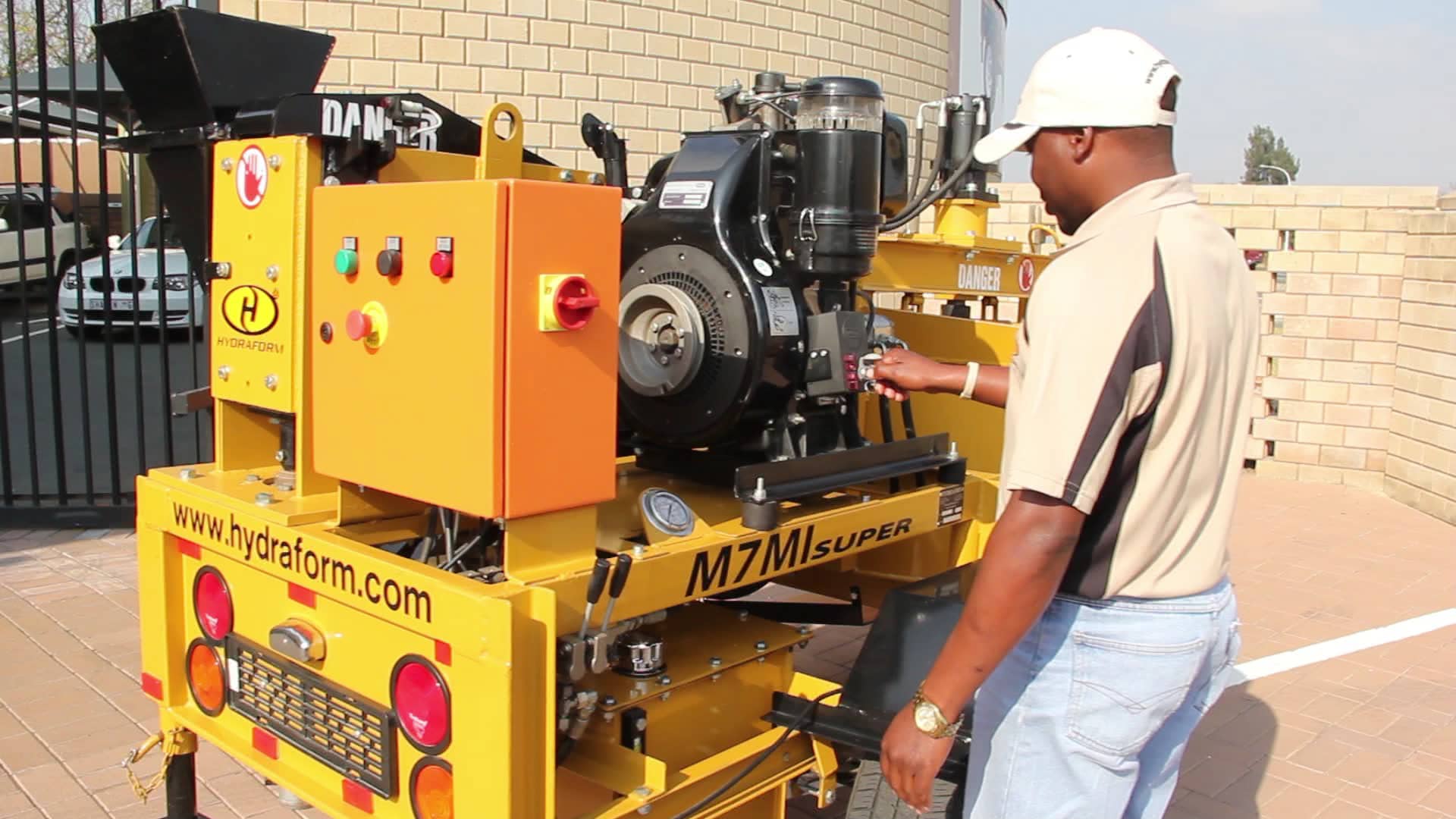 Hydraform M7MI Super Interlocking Blockmaking Machine on Vimeo