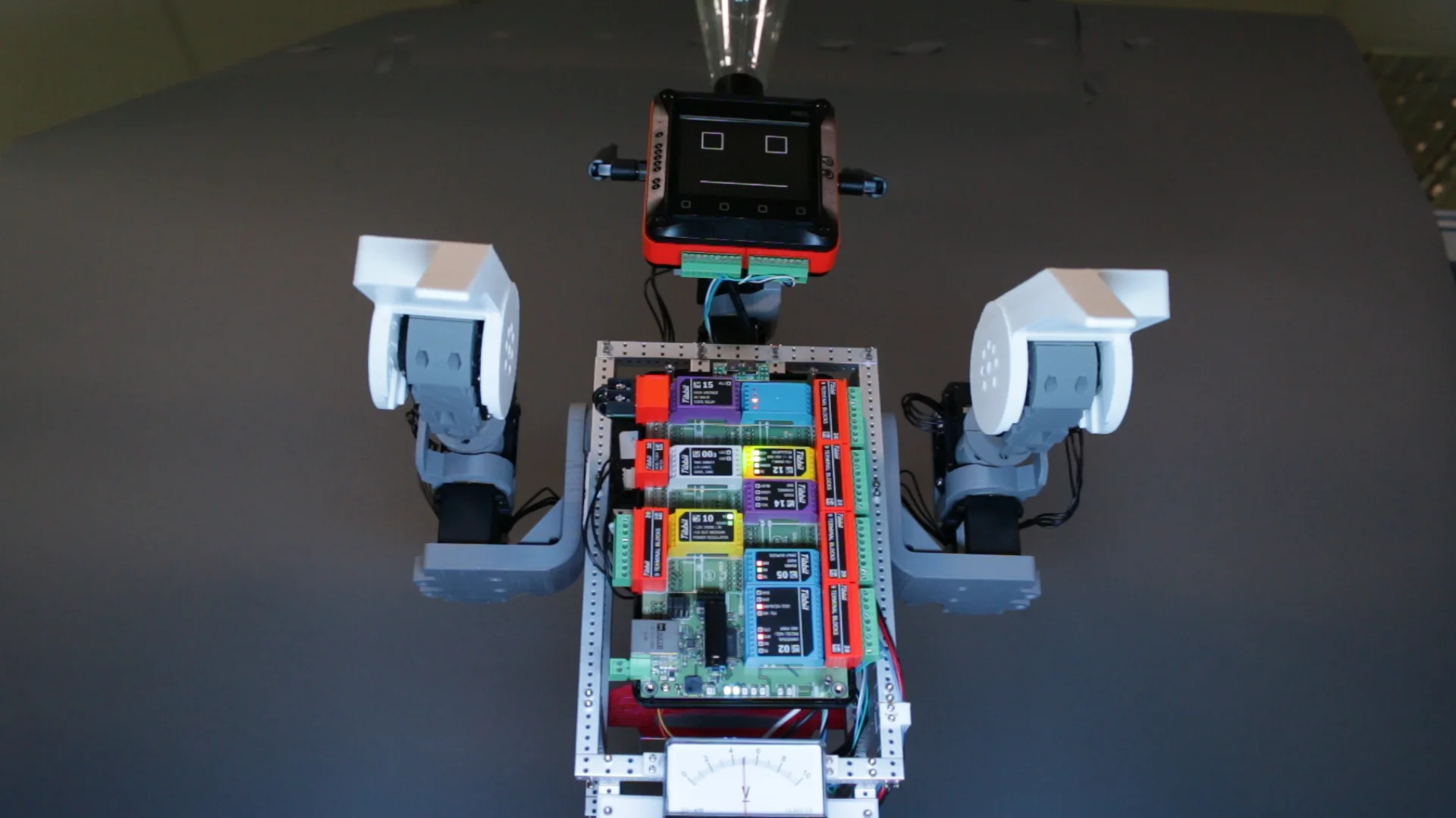Humanoid Robot on Vimeo