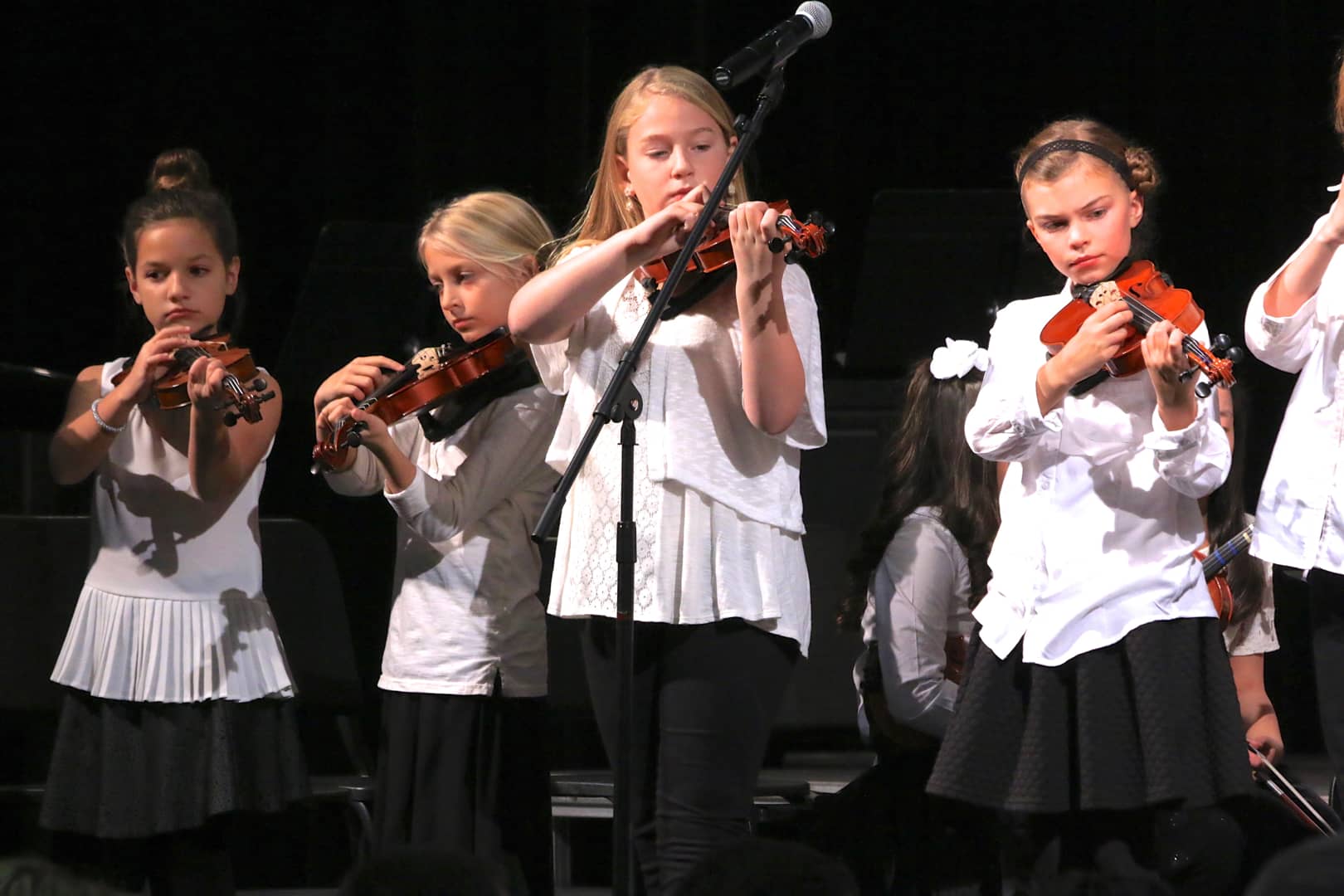Christmas Orchestra Concert 2016 - Beginning Strings on Vimeo