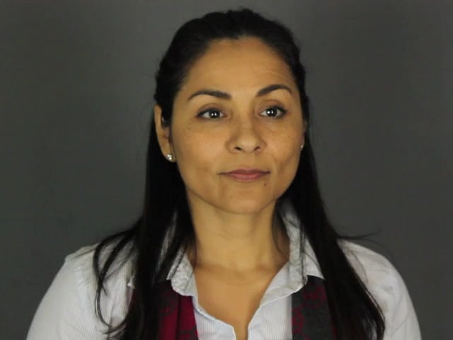 Sandy Avila reading Winnie on Vimeo