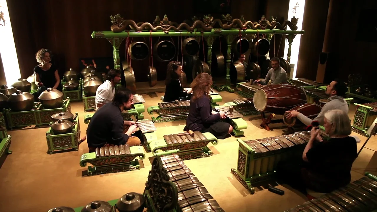 Gamelan de Java - Atelier pédagogique de la Philharmonie de Paris on Vimeo