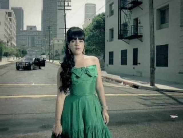 Common ft. Lily Allen - Drivin Me Wild on Vimeo