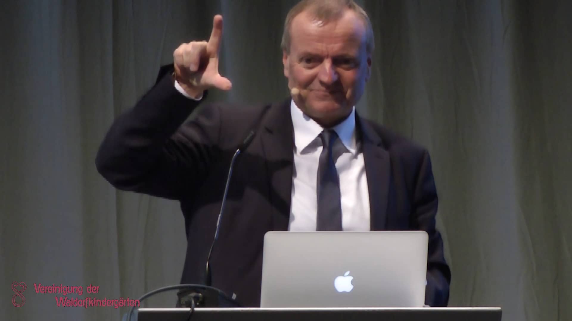 Prof. Dr. Dr. Manfred Spitzer - Digitale Kindergärten? - Warum digitale ...