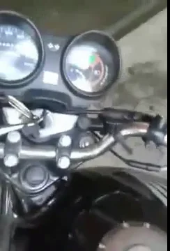 Thief brésilienne Wimpy forcé Hold Motorcycle Surchauffe Tuy on Vimeo