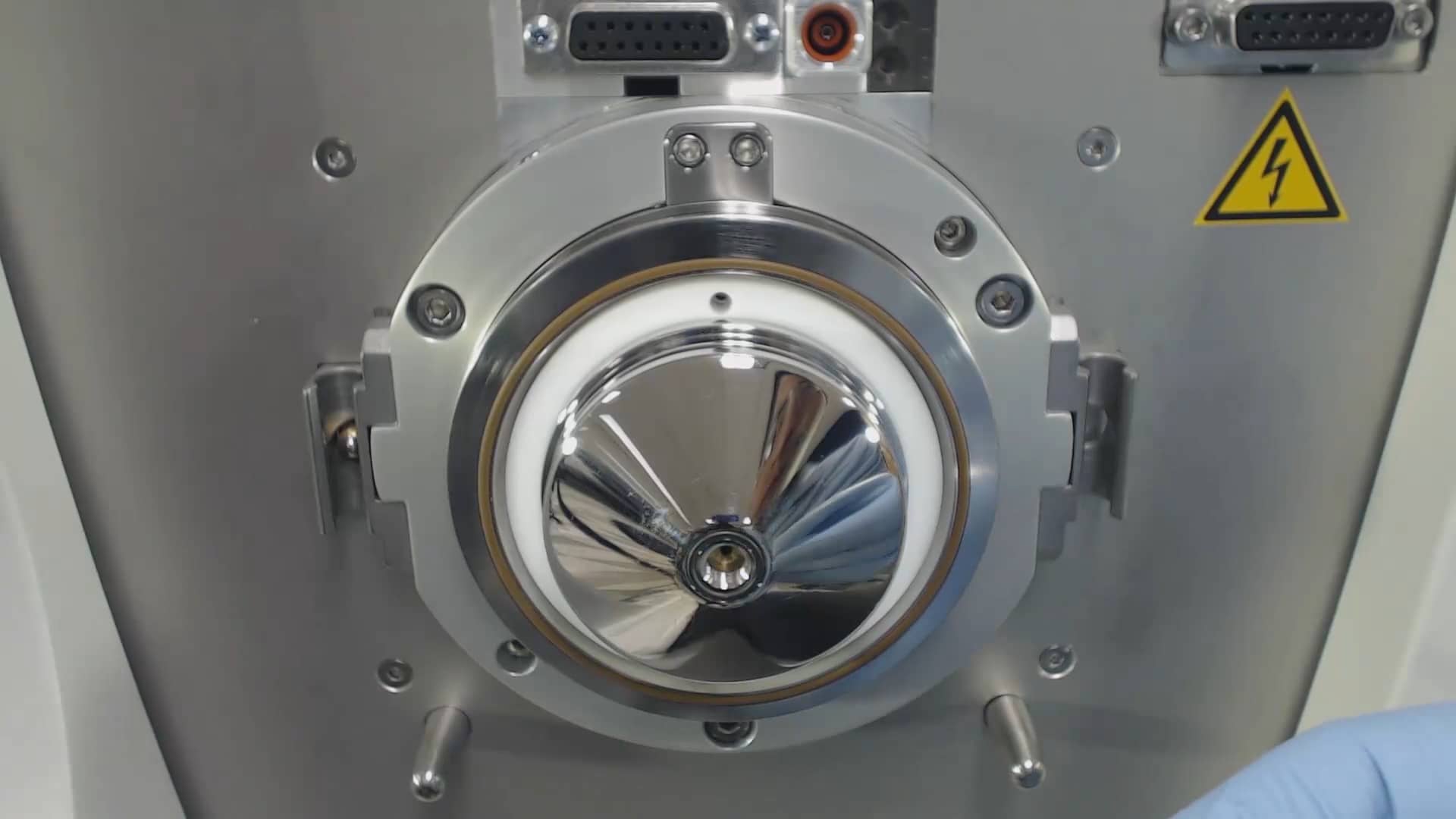 Removing the Ion Transfer Capillary on Thermo Scientific™ Q Exactive ...