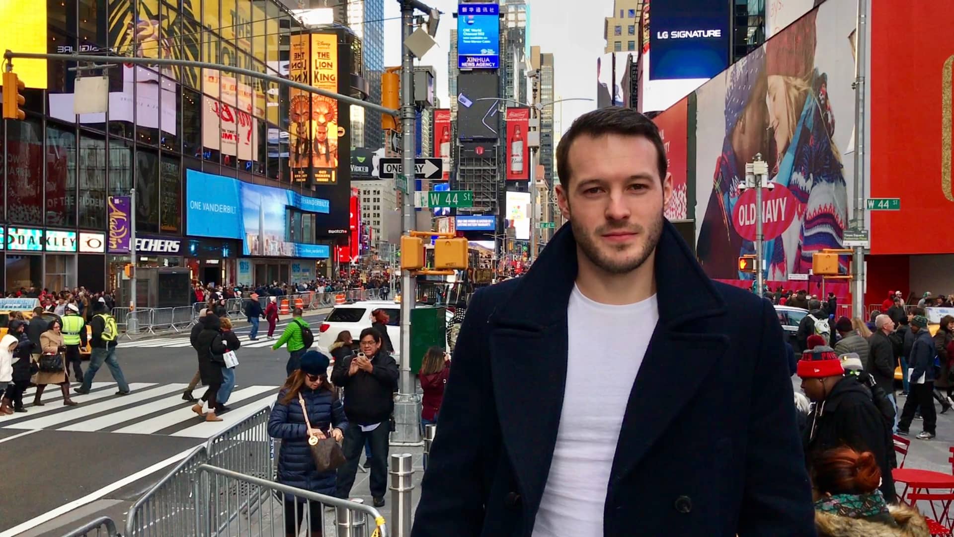 Aaron Calvert - Hypnotist on Vimeo