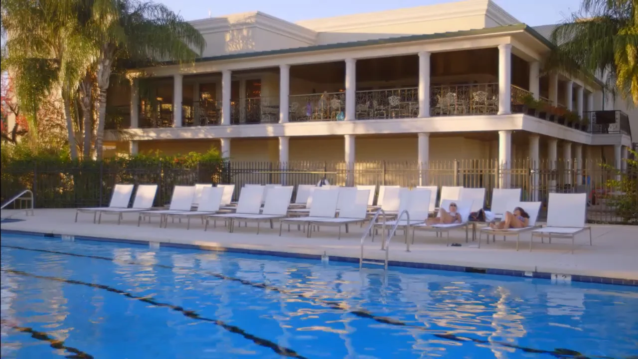 Virtual Tour - Houston's Family Sports Fitness Club - Tennis & Fitness ...