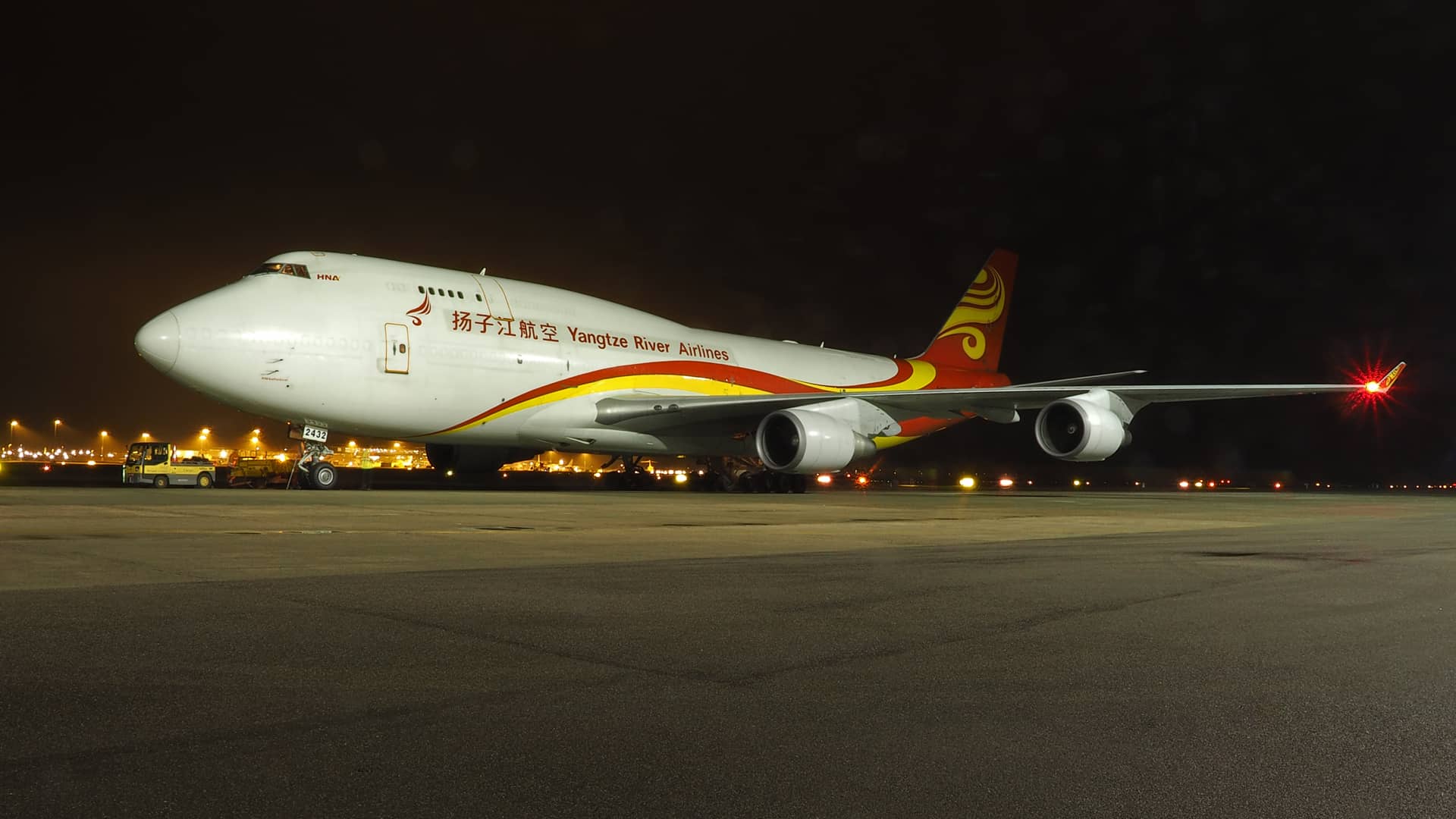 Starting up a Boeing 747 on Vimeo