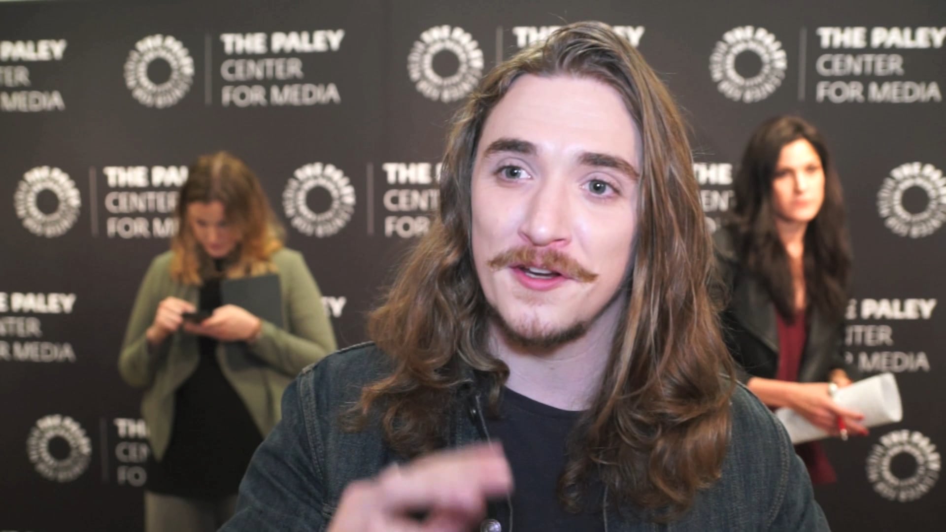 WGN America's OUTSIDERS - Interview with Kyle Gallner (Hasil) on Vimeo